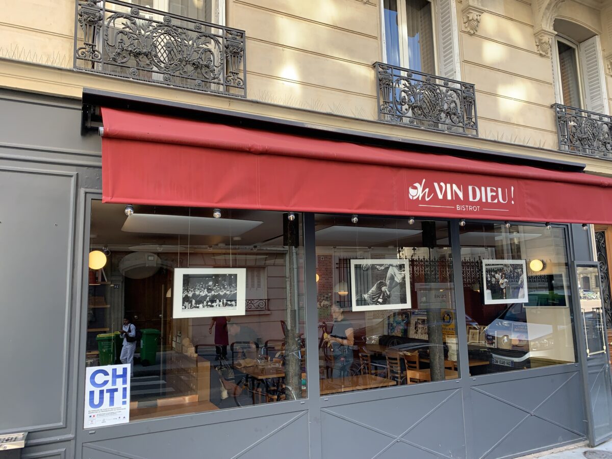 Exposition Rugby au restaurant Oh vin Dieu - BITL x Galerie Jean-Denis Walter - BITL Agency